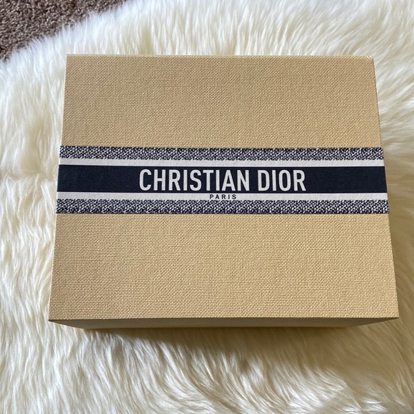 Dior | Party Supplies | Dior Gift Box With Tissue Paper Logo Sticker ...